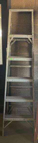 6-Foot Aluminum Step Ladder - Metzger Property Services, LLC