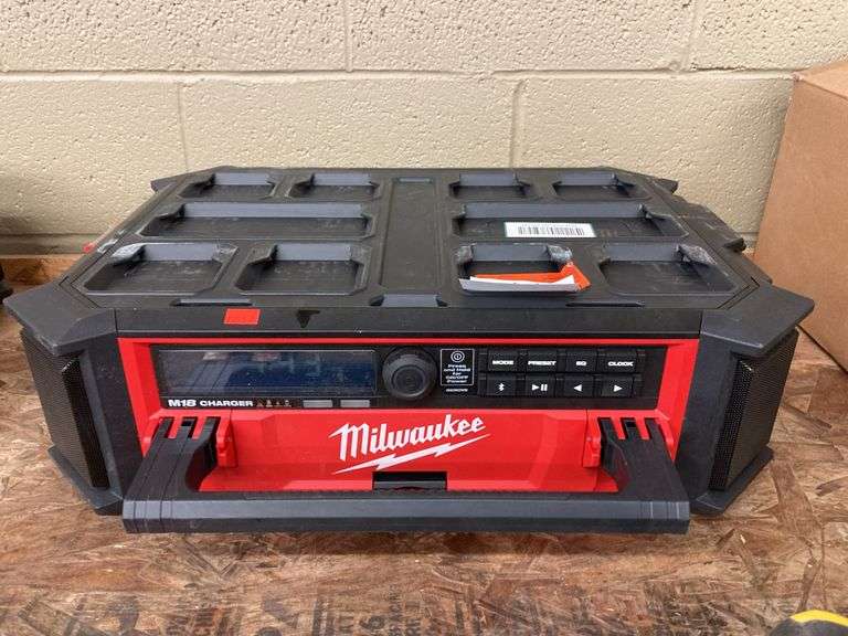 Milwaukee M18 Lithium-Ion Cordless PACKOUT Radio/Speaker-Used - Metzger ...