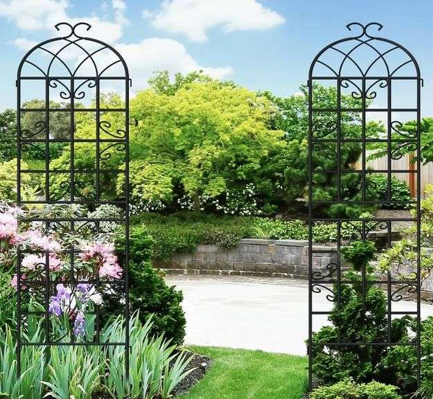 Pair of Metal Garden Trellises with Arch-Topped Design - Metzger ...