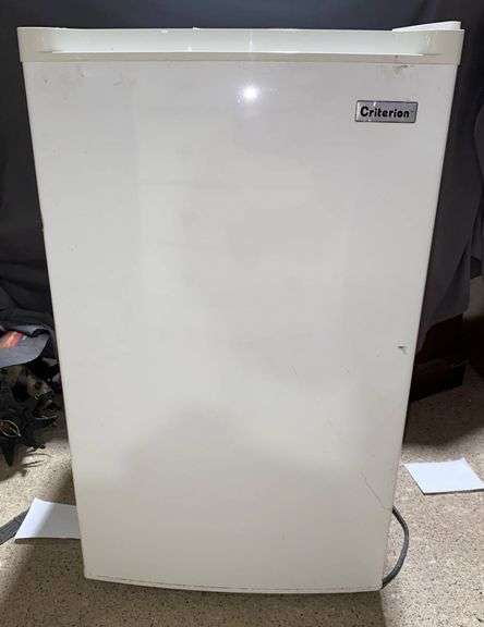 Criterion CUF30M1W Upright Freezer 3.0 Cu. Ft. (21”x20”x33”) - Metzger ...