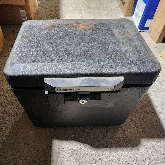 SentrySafe 1170 Fireproof File Safe with Key Lock (key not included ...