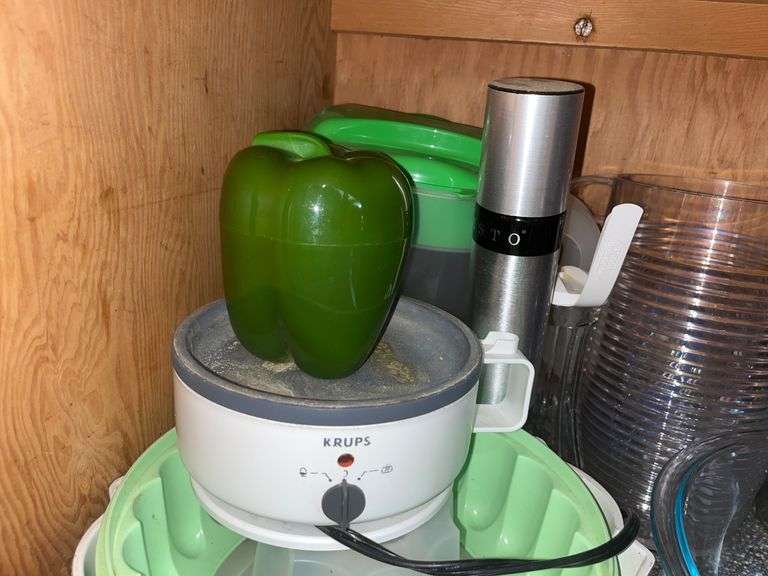 Krups Juicer, Bundt Pans, Pyrex Measuring Cup, and More - Metzger ...