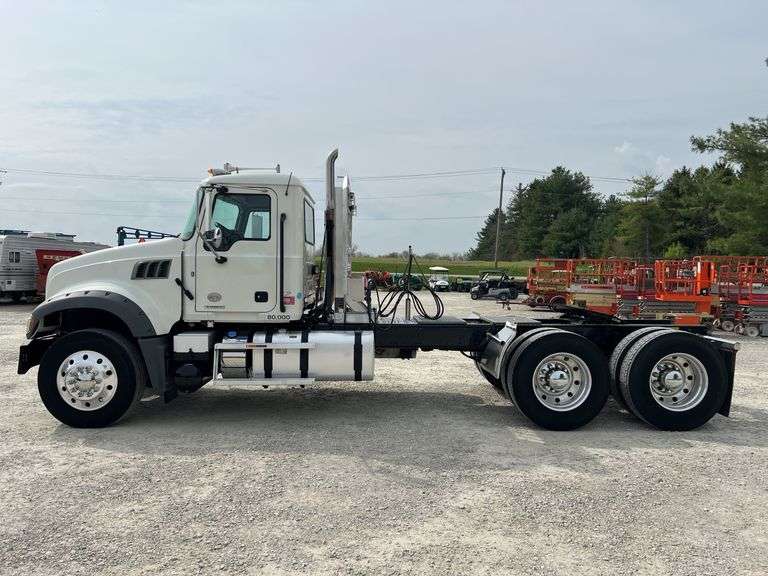2020 MACK Day Cab Semi, MACK MP8, 445HP, Automatic, Jake Brake, Dual ...