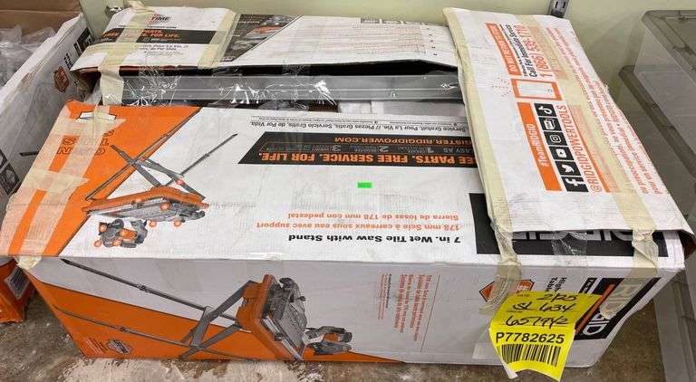 RIDGID R45171 Table Saw with Folding Stand in Packaging - Metzger ...