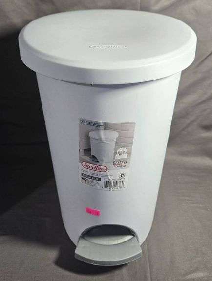 Sterilite 2.6 Gallon Step-On Trash Can in White - Metzger Property ...