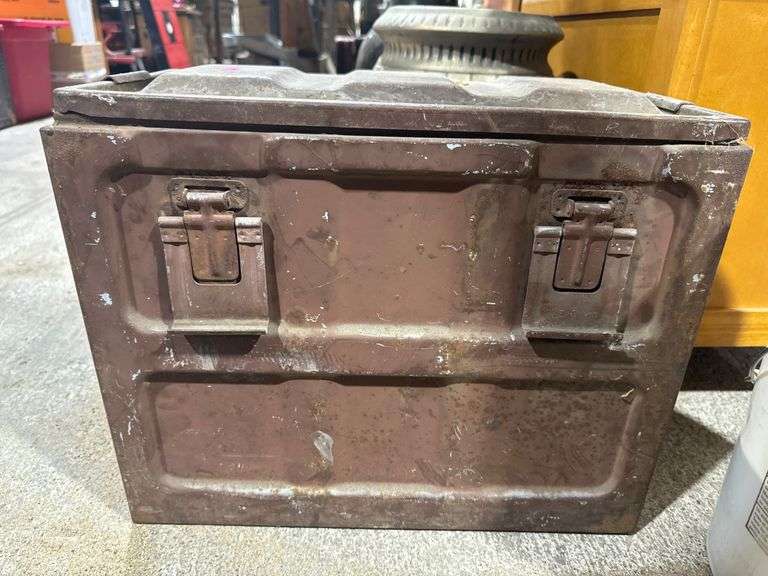 Metal Storage Container with Hinged Lid and Side Latches - Metzger ...