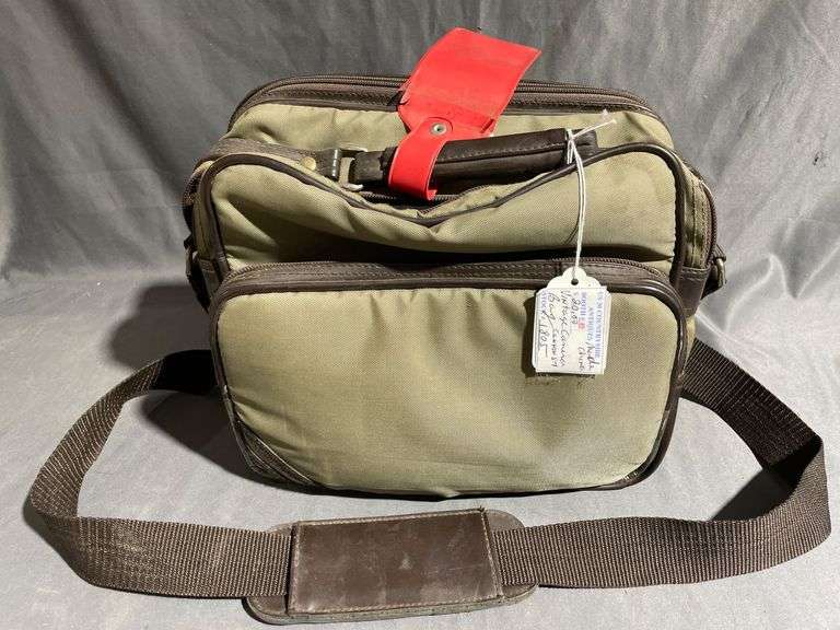 Green Nylon Camera Bag with Multiple Compartments 12”x8.5” - Metzger ...