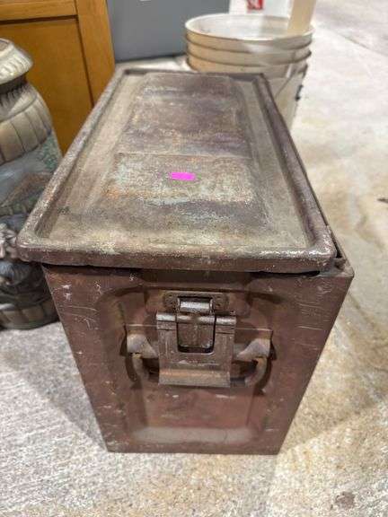 Metal Storage Container with Hinged Lid and Side Latches - Metzger ...