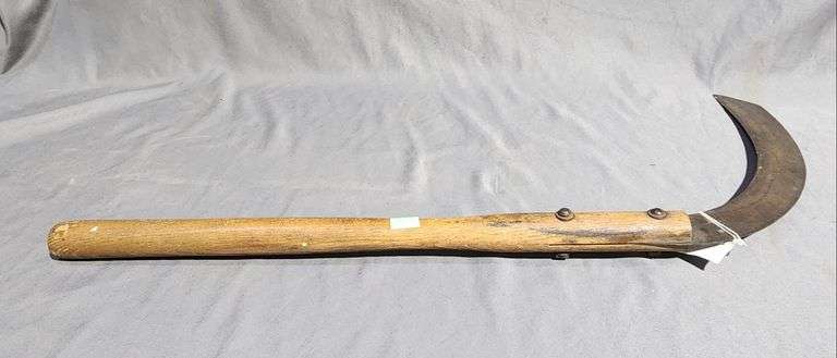 Hand Scythe with Curved Metal Blade and Wood Handle 25″ - Metzger ...