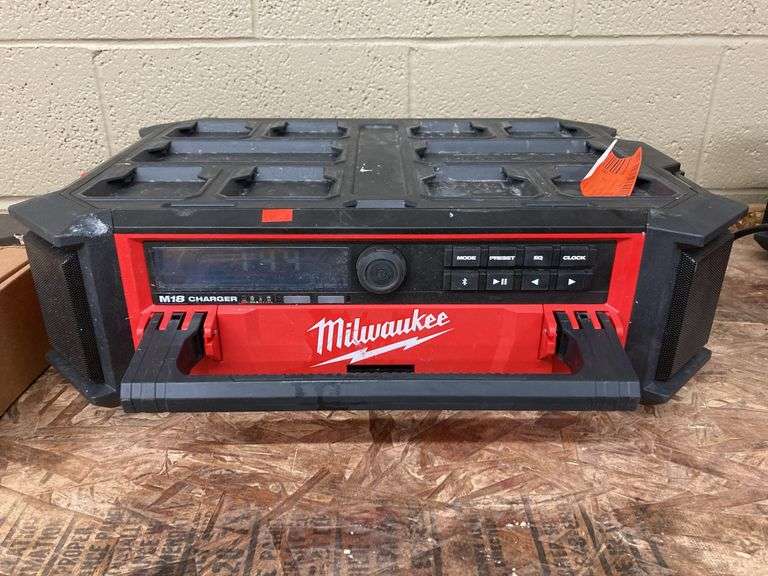 Milwaukee M18 Lithium-Ion Cordless PACKOUT Radio/Speaker-Used - Metzger ...