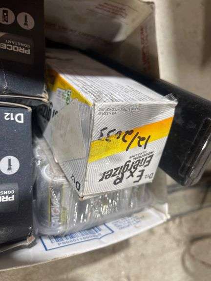 Heavy-Duty Polyurethane Caster and Procell D12 Batteries - Metzger ...