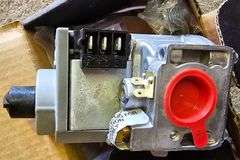 Honeywell VR8345H Universal Electronic Ignition Gas Valves, Six Units ...