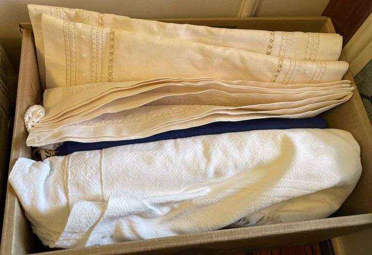 Linens and Blankets - Metzger Property Services, LLC