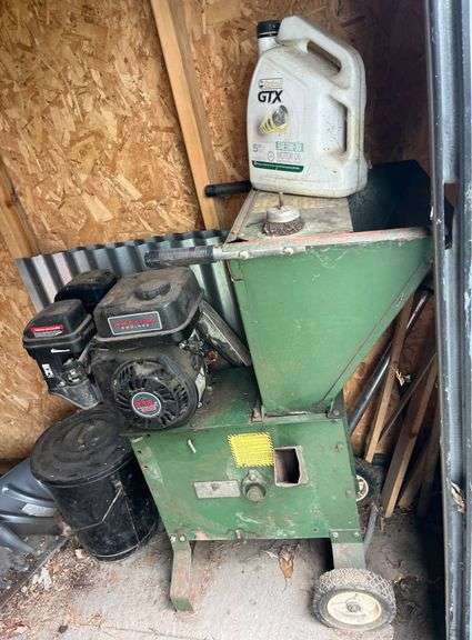 Green Metal Gas-Powered Wood Chipper with Briggs & Stratton Engine ...