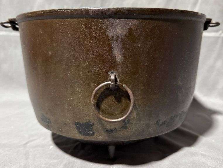 Cast Iron Cauldron with Handle and Ring Attachments 12×7 - Metzger ...