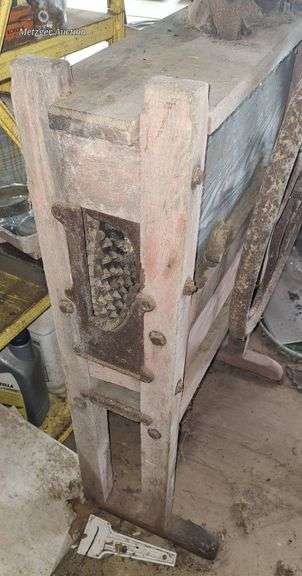 Manual Hand-Cranked Wood Corn Sheller with Metal Components - Metzger ...