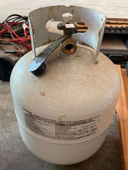 Full Propane Tank with Valve and Protective Collar - Metzger Property ...
