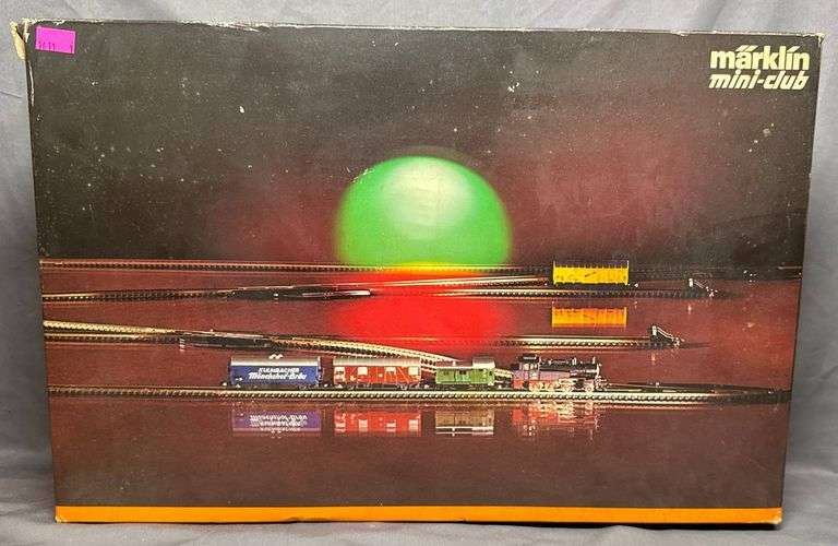 Marklin Mini-Club Train Set with Track, Transformer, and Accessories ...