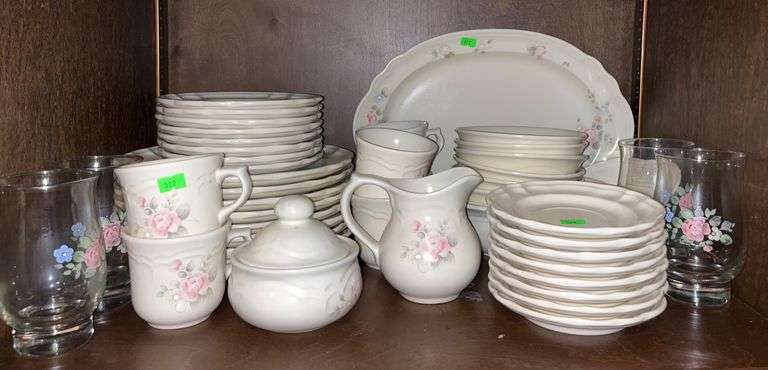 Pfaltzgraff Floral Dinnerware and Glassware Set - Metzger Property ...
