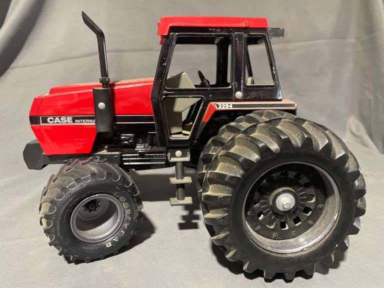 Case International Harvester Toy Tractor with Dual Rear Wheels ...