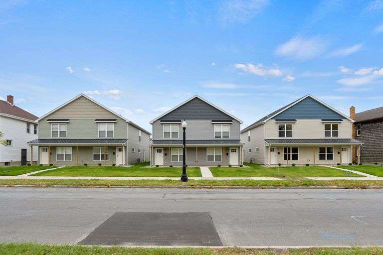 6.25.25 - ONLINE REAL ESTATE AUCTION - INVESTMENT OPPORTUNITY WITH 7 ...