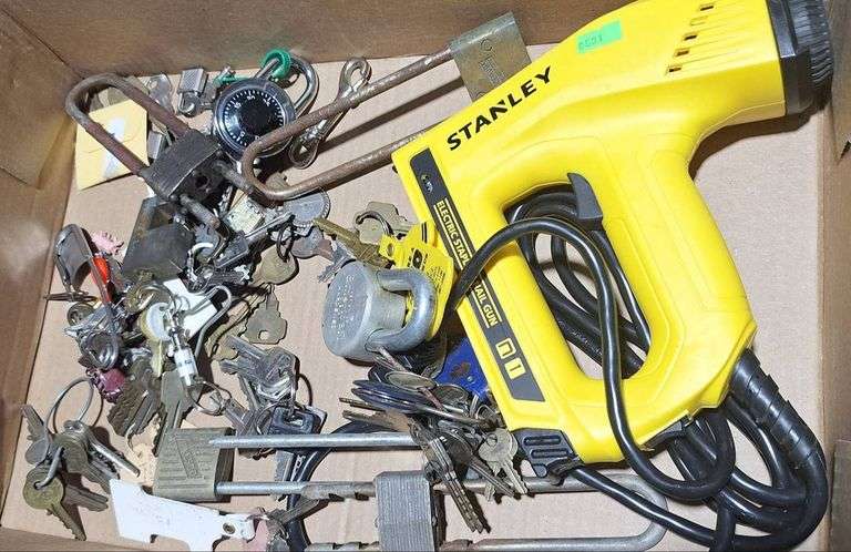 Stanley Electric Staple Gun with Keys, Locks and Hardware - Metzger ...