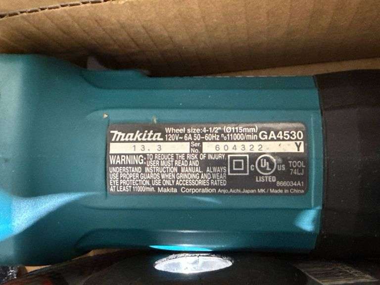 Makita GA4530 115mm 4-1/2 Inch Angle Grinder in Box - Metzger Property ...