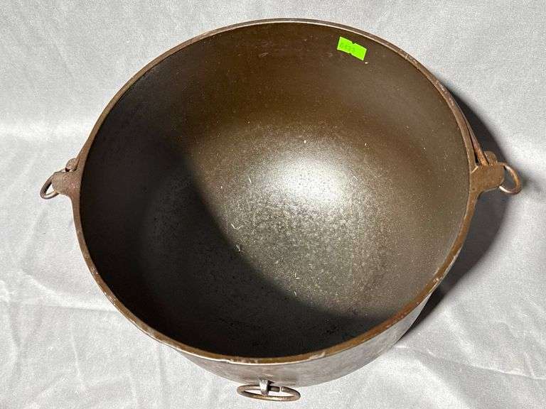Cast Iron Cauldron with Handle and Ring Attachments 12×7 - Metzger ...