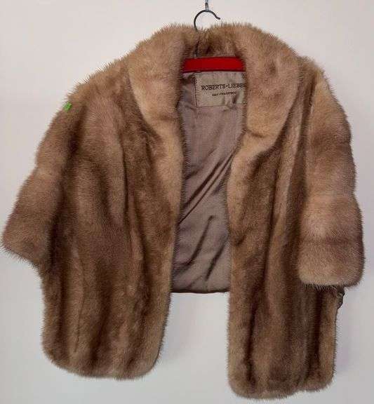 Roberts-Liebes San Francisco Fur Stole with Monogrammed Satin Lining ...
