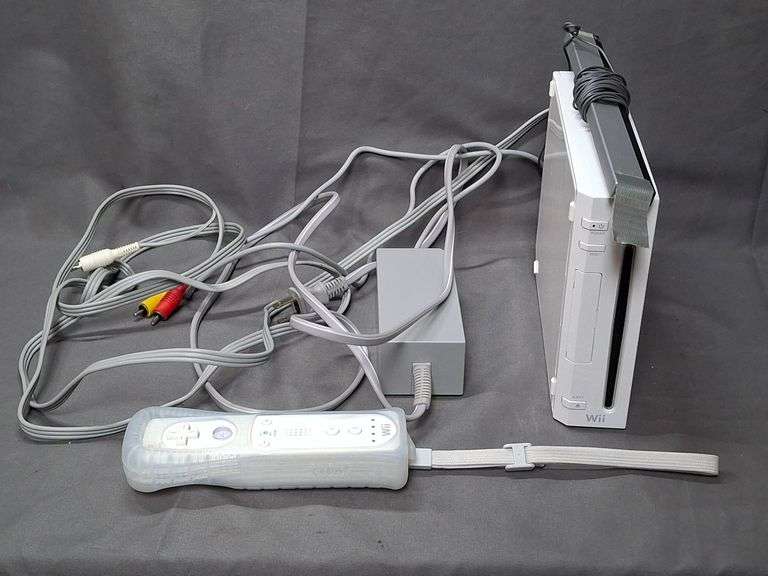 Nintendo Wii Console with Remote, Sensor Bar, and Cables - Metzger ...