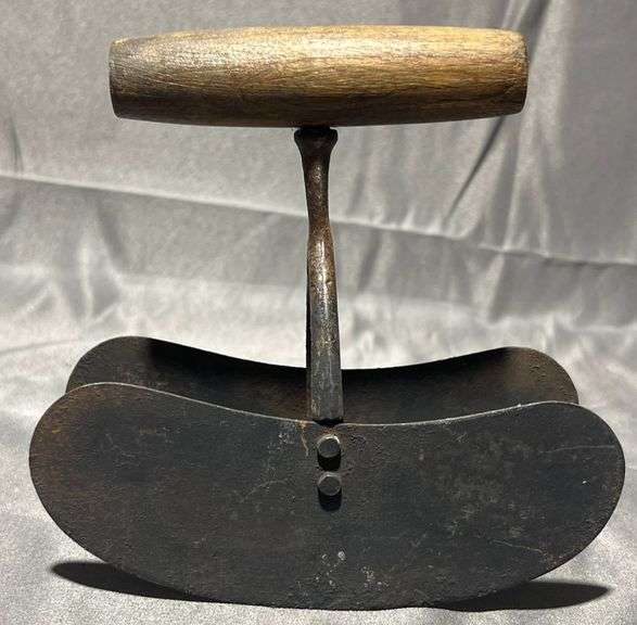 Three Metal Blade Hand Choppers with Wood Handles - Metzger Property ...