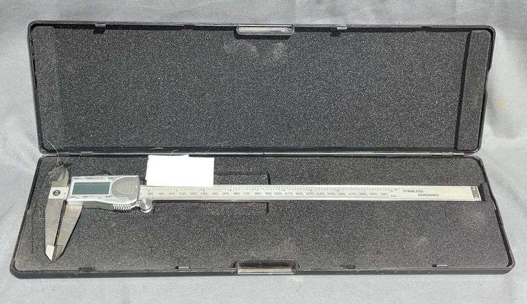 Digital Caliper with Case, 0-300mm Measuring Range - Metzger Property ...