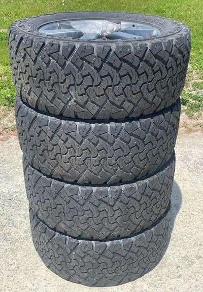 4 - Ford Terra Hunter X/T 33x12.50R20LT Tires & Rims - Metzger Property ...