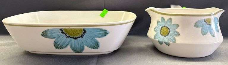Noritake Progression China Serving Dish and Creamer in Up-Sa Daisy ...