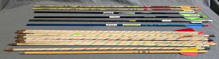17 Mixed Archery Arrows with Various Shafts and Fletchings - Metzger ...