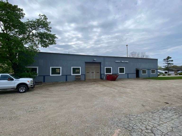 6000+ sf Commercial Building - Metzger Property Services, LLC