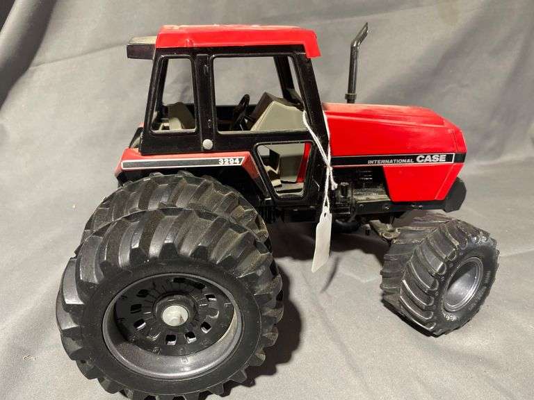 Case International Harvester Toy Tractor with Dual Rear Wheels ...