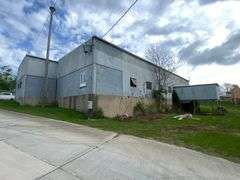 6000+ sf Commercial Building - Metzger Property Services, LLC
