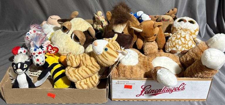Plush Toys Featuring Honey Nut Cheerios Bee and Tweety Bird - Metzger ...
