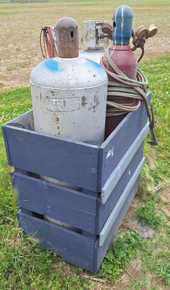 2 – Oxygen Propane Torch with Two 100lb LP Tanks in Blue Wood Crate ...