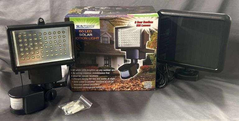 Sunforce 60 LED Solar Motion Light with Adjustable Sensor - Metzger ...