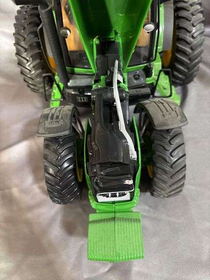 John Deere 7920 Diecast Model Tractor with Dual Rear Tires - Metzger ...