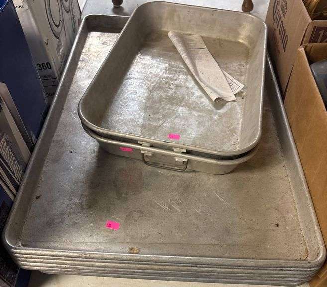 8 Metal Baking Pans in Various Sizes - Metzger Property Services, LLC