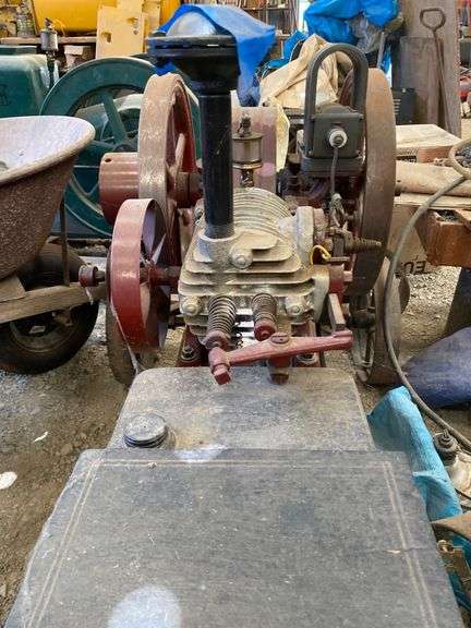 Stationary Hit-and-Miss Gas Engine with Red Flywheels - Metzger ...