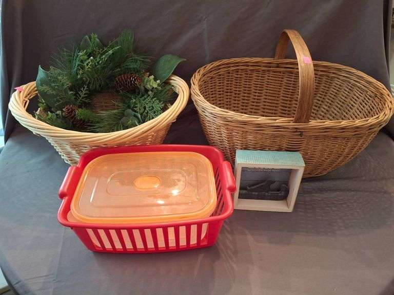 Baskets, Plastic Containers, Wreath, and Decorative Box - Metzger ...