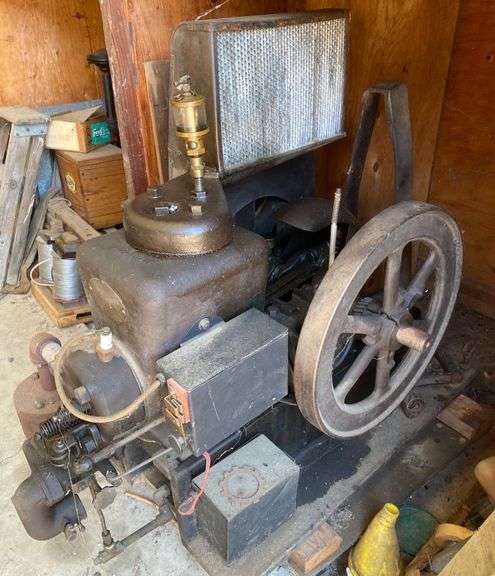 Fairbanks Morse Model Z 1.5 HP Gasoline Engine - Metzger Property ...