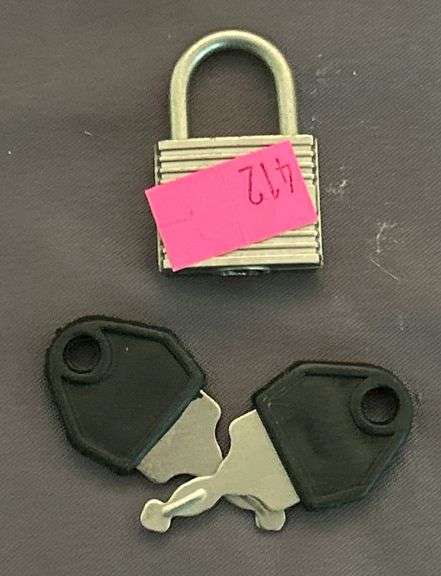 Miniature Metal Padlock with Two Matching Keys - Metzger Property ...