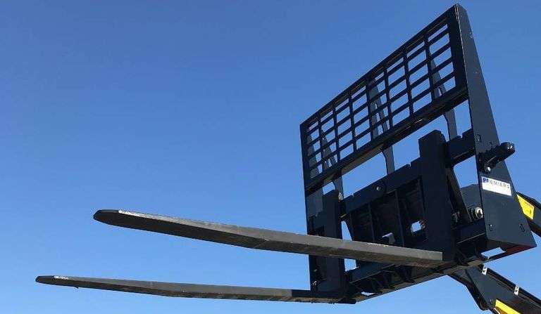 Class 2 Pallet Forks Universal Skid Steer and Mini Skid Steer Mount ...