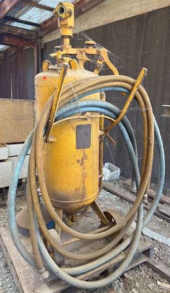 Commercial Sand Blaster with Hoses and Control Valve - Metzger Property ...