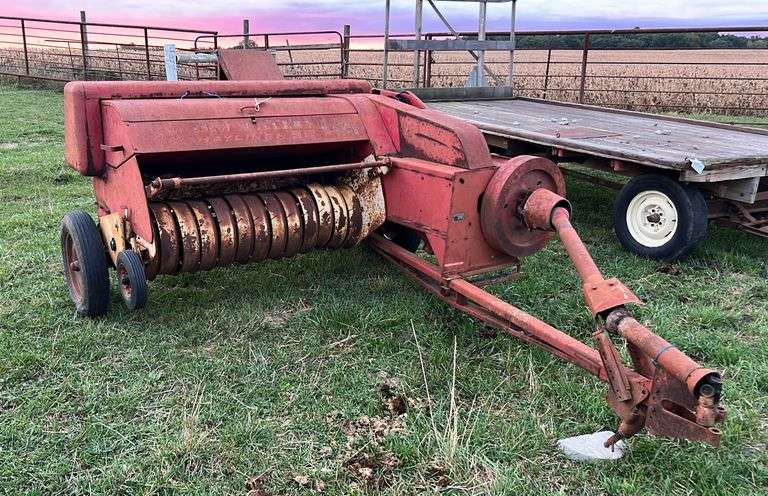 New Holland Hayliner 68, small square baler, twine - PICK UP AT ...